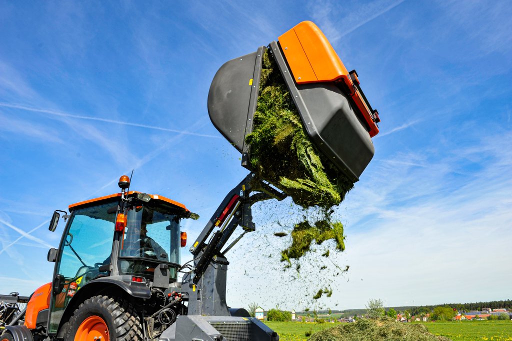 Material pick-up devices for leaves, dirt and grass - Lawn care ...